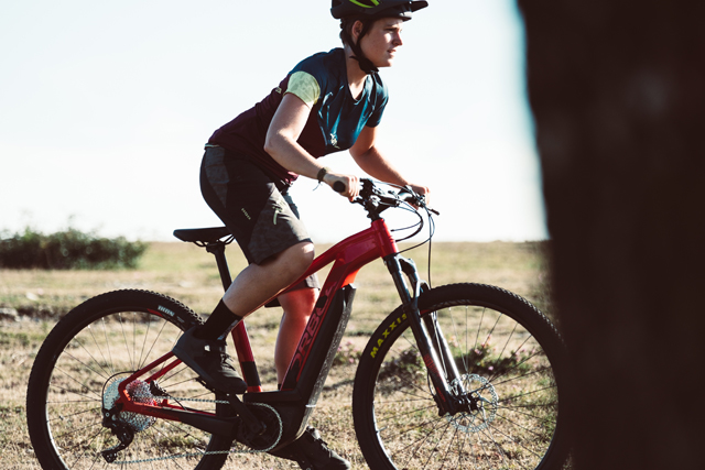 Bicicletas eléctricas: ¿Son más caras? ¿Pesan más? ¡Desmontando mitos!