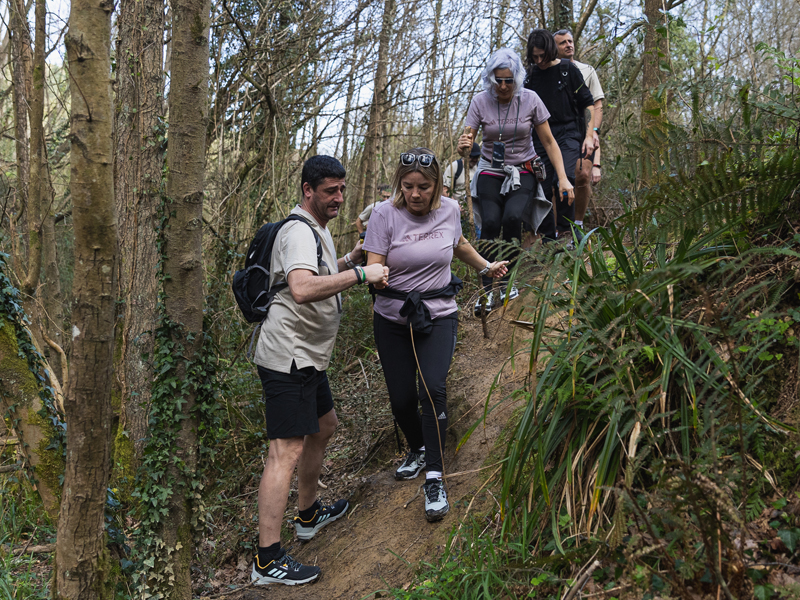 ¿Sufres al ir cuesta abajo? 8 tips para cuidar las rodillas