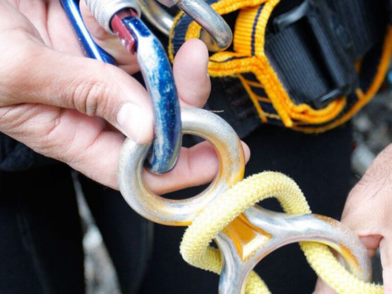 Cómo montar un rápel en 5 pasos: ¡lánzate a la aventura!